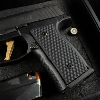 Mischief Machine OMEGA SERIES P365XL GRIPS – Sig Guy